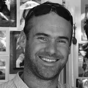 Nick Laidlaw – Medium