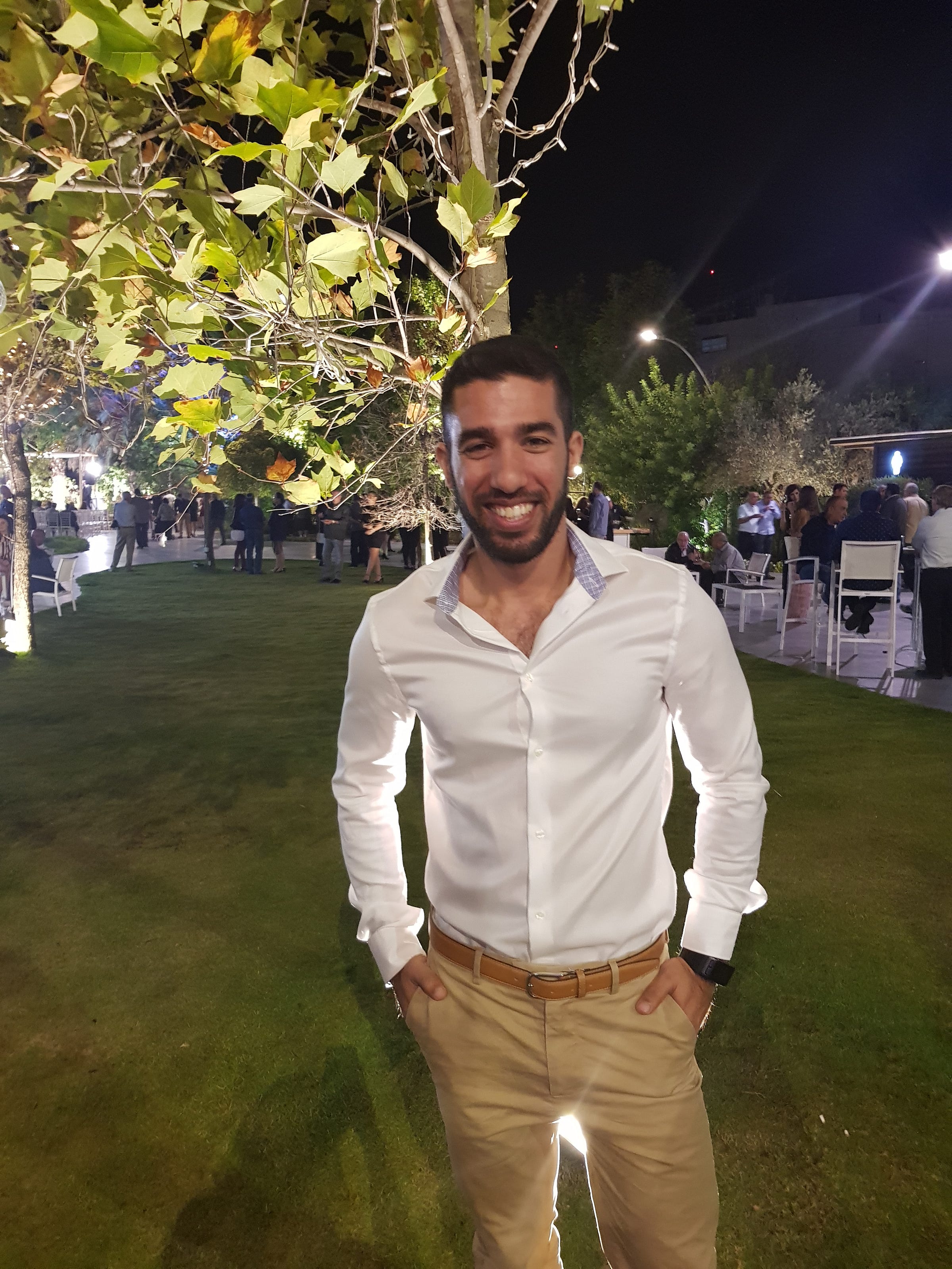 Almog David – Medium