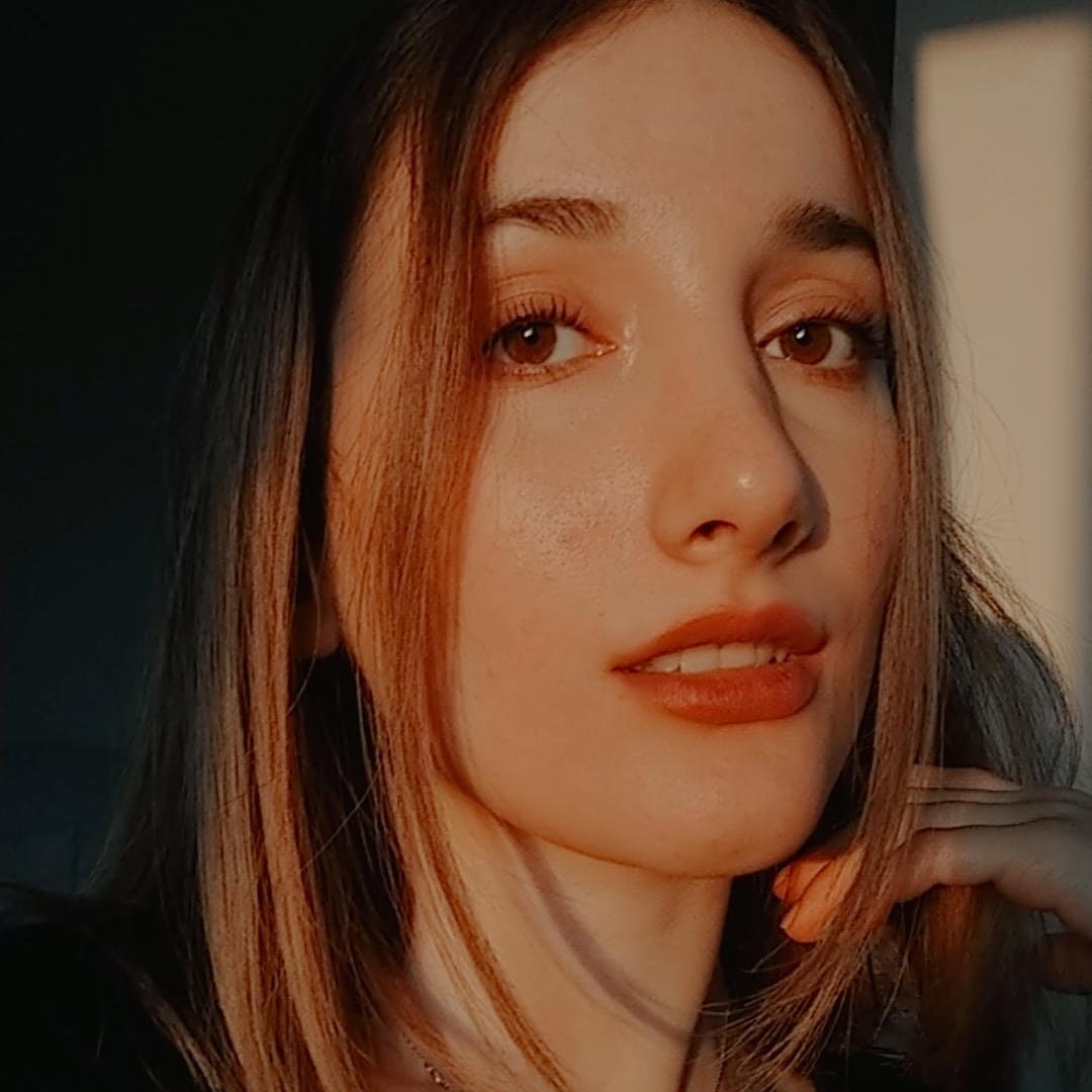 Aly Medium