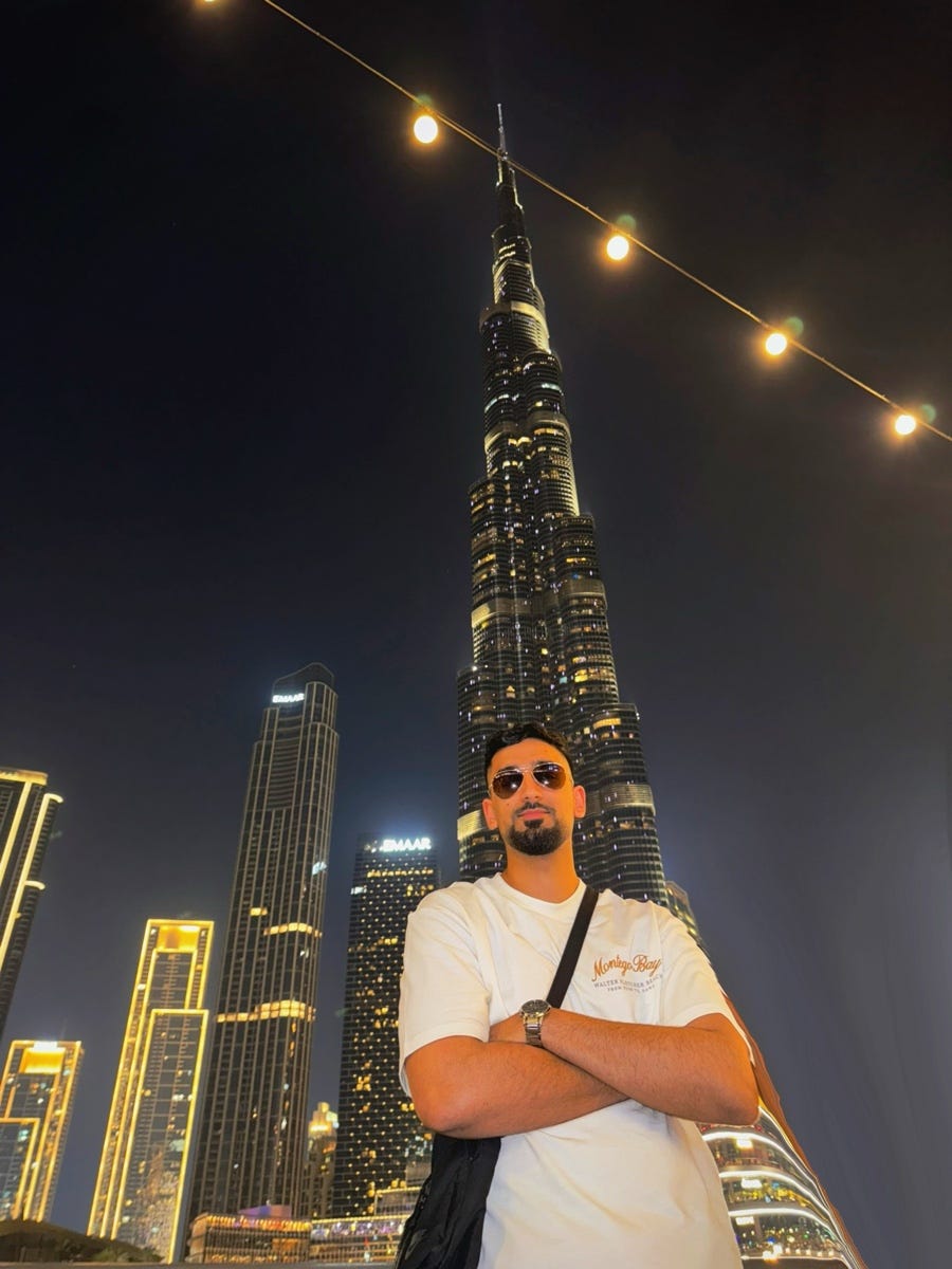 Hamza Shaf – Medium