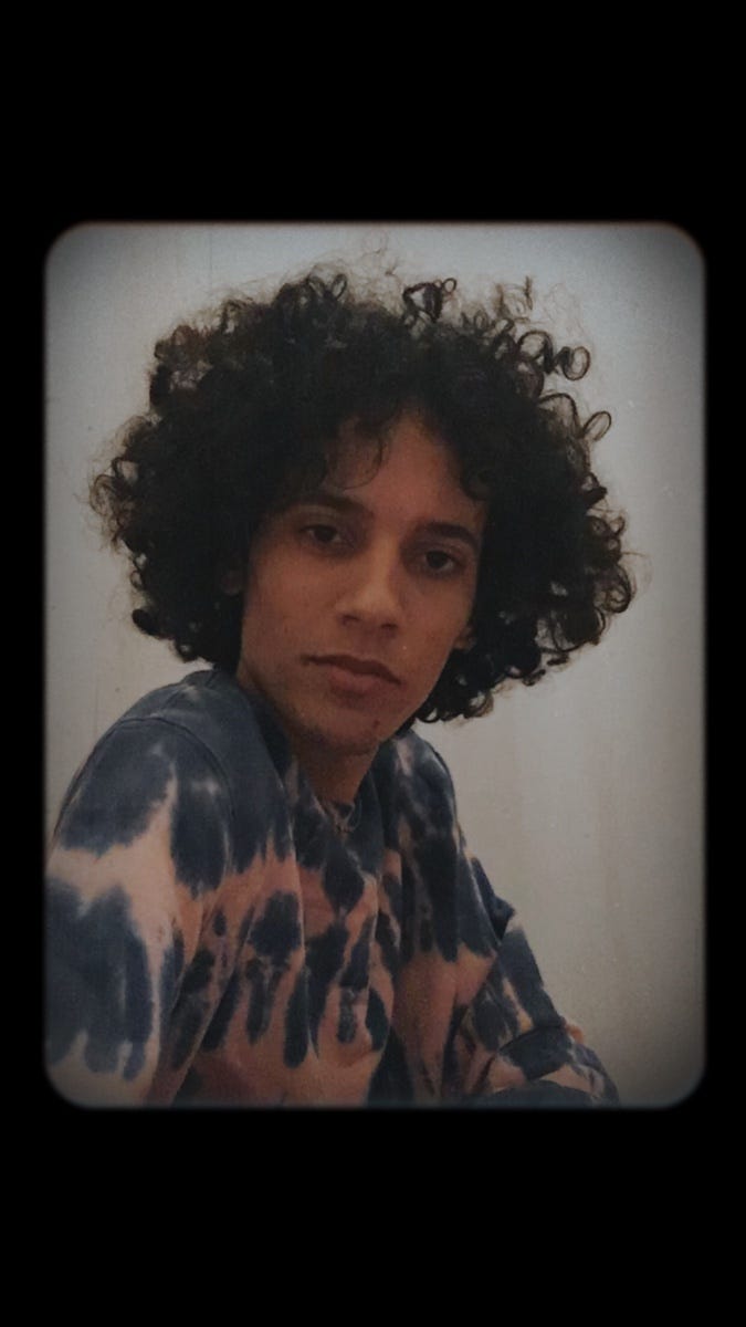 Felipe Lacerda – Medium