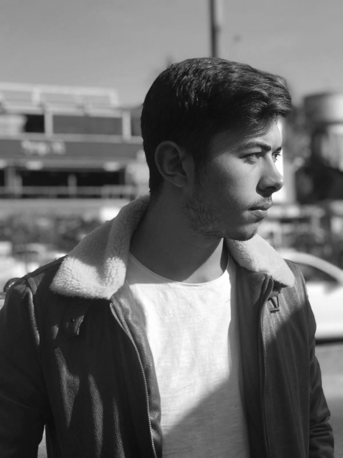 Yunus Emre Şahin – Medium