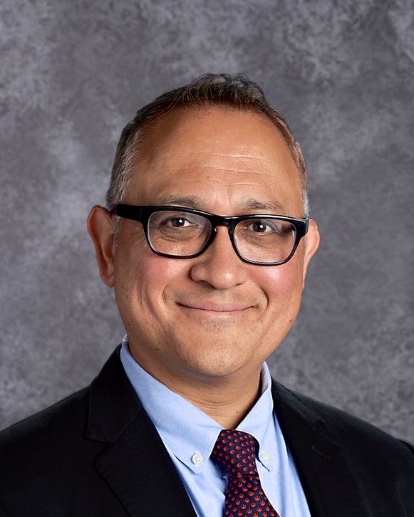 Abe Alarcon – Medium
