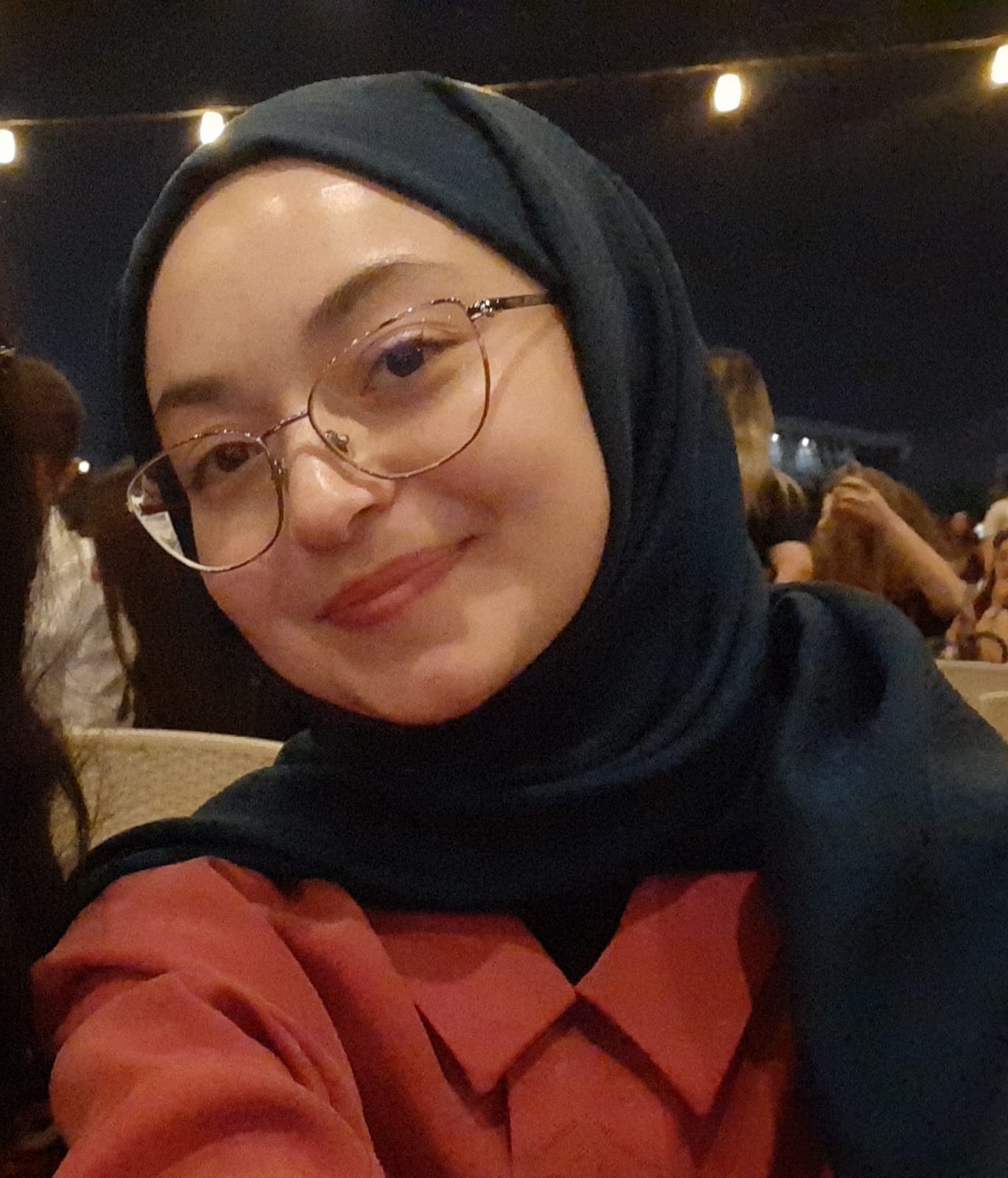 İrem Tezcan – Medium