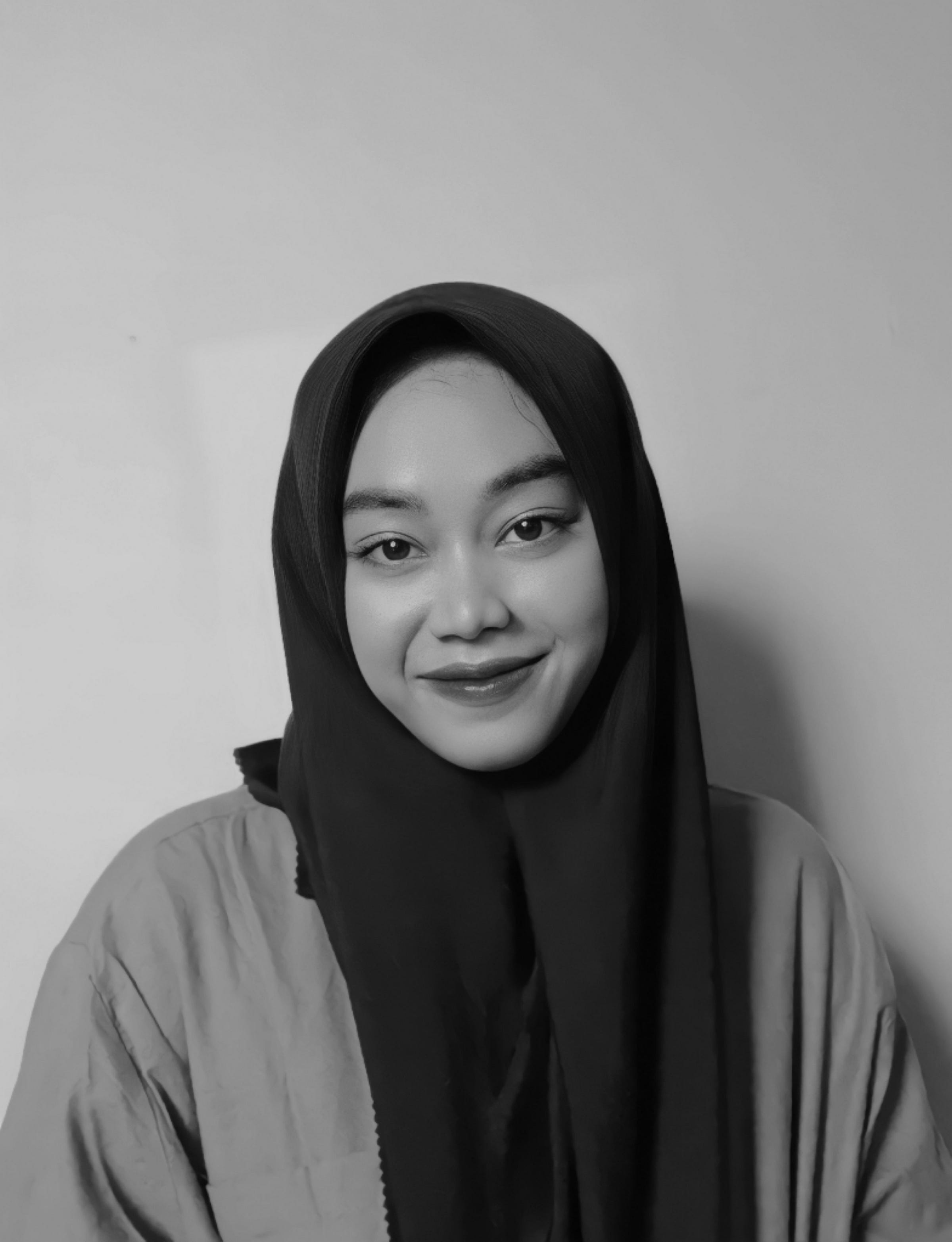 Izza Hafi – Medium