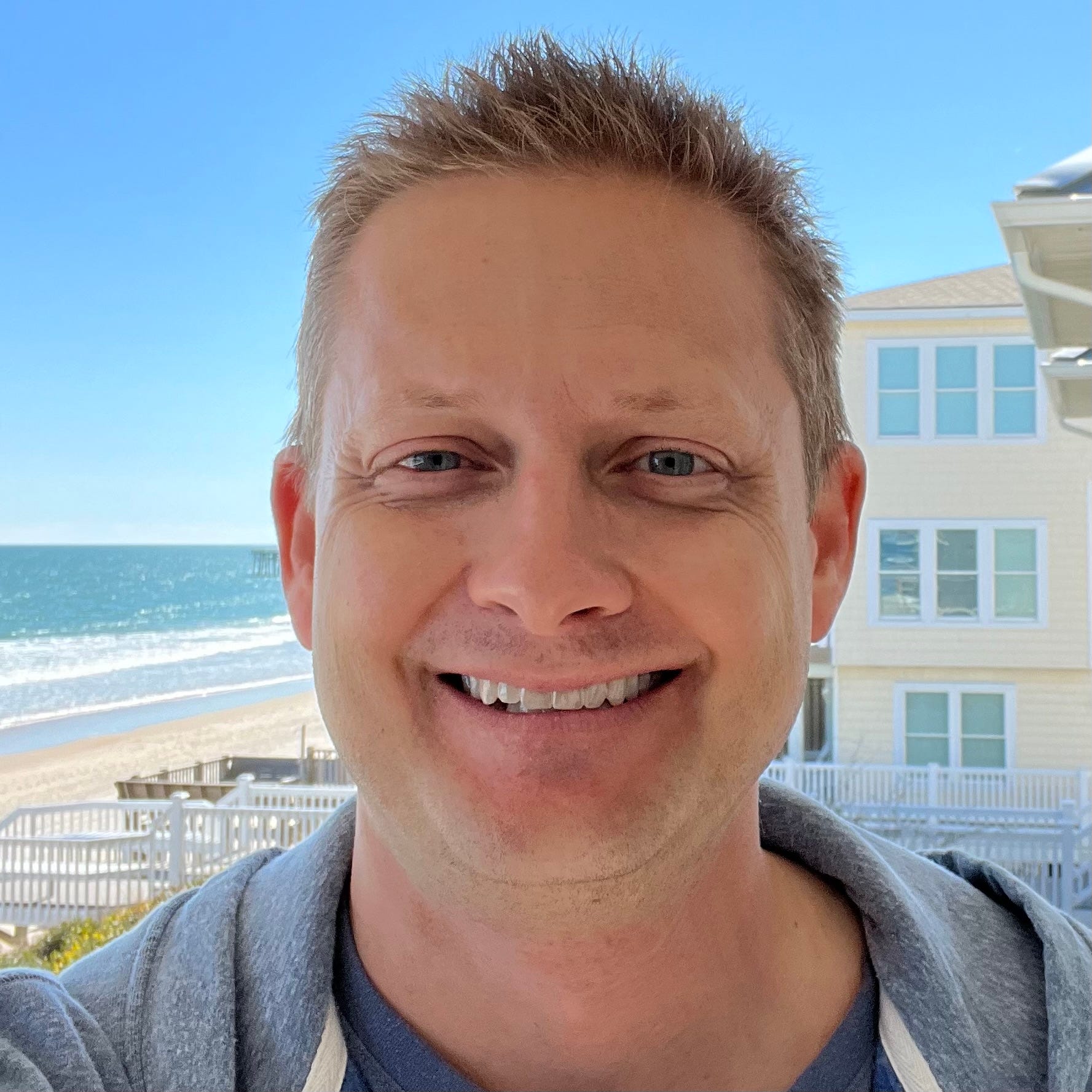 Seth Thompson – Medium