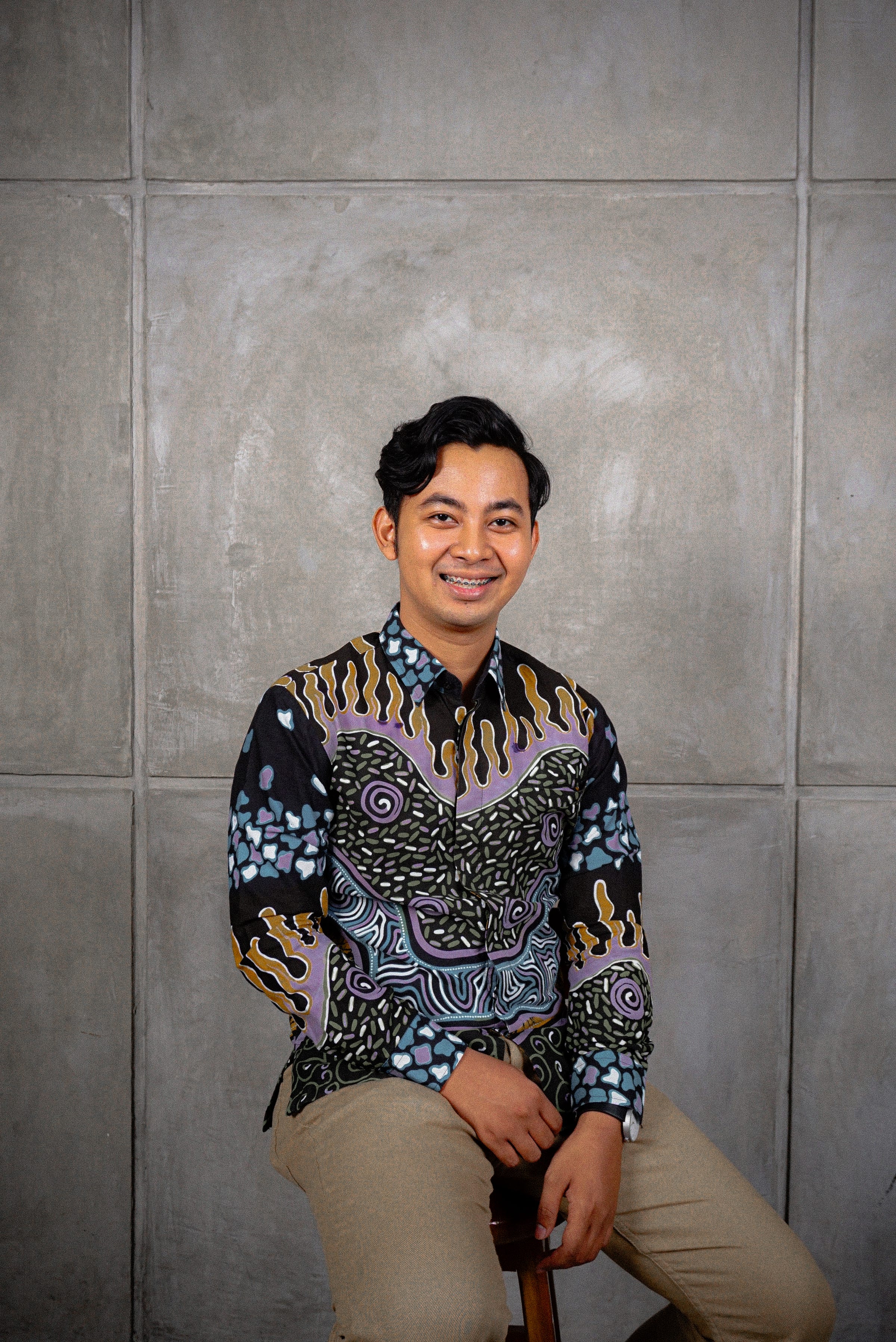 Izham Ismail – Medium