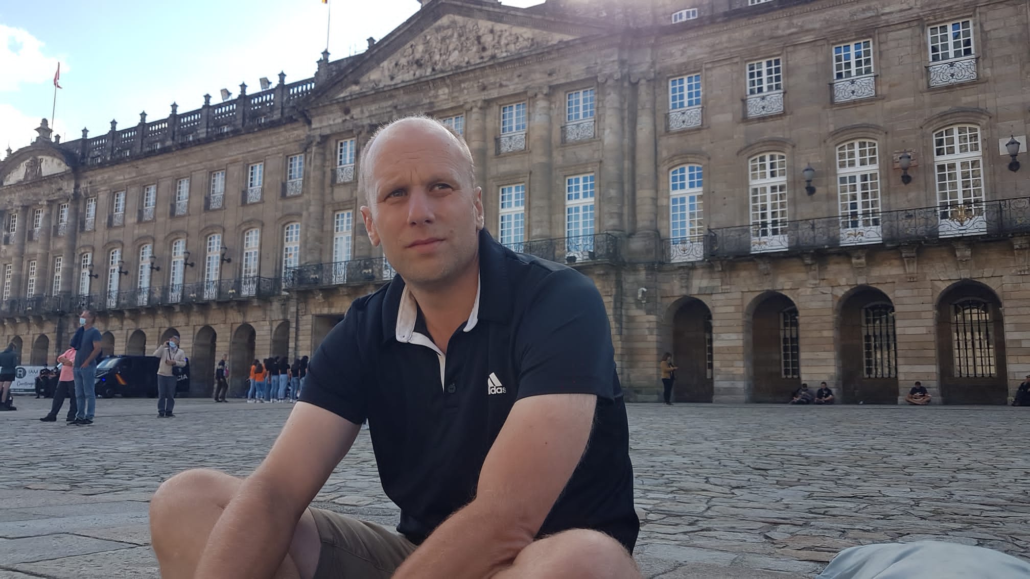 Neil Broatch – Medium