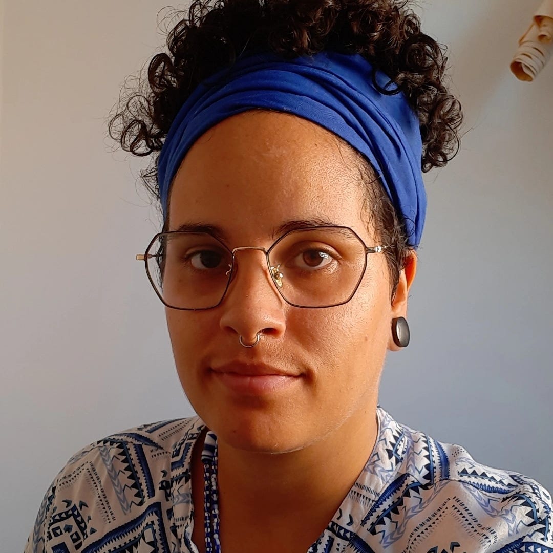 Mayã Fernandes – Medium