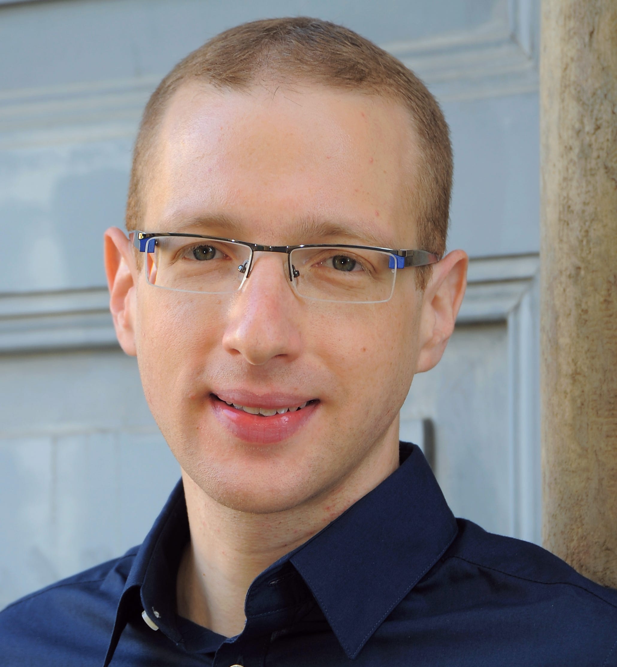 Danor Aharon – Medium