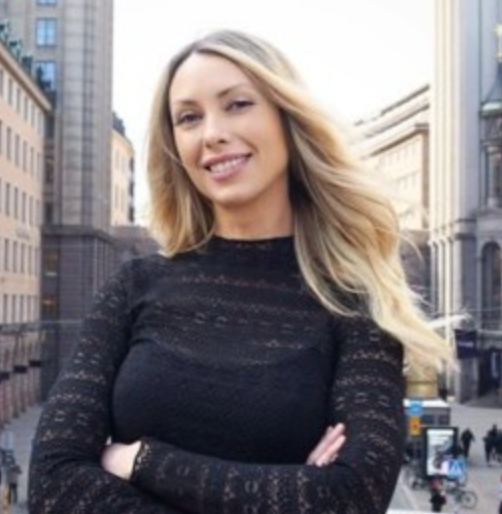 Charlotte Holmen – Medium