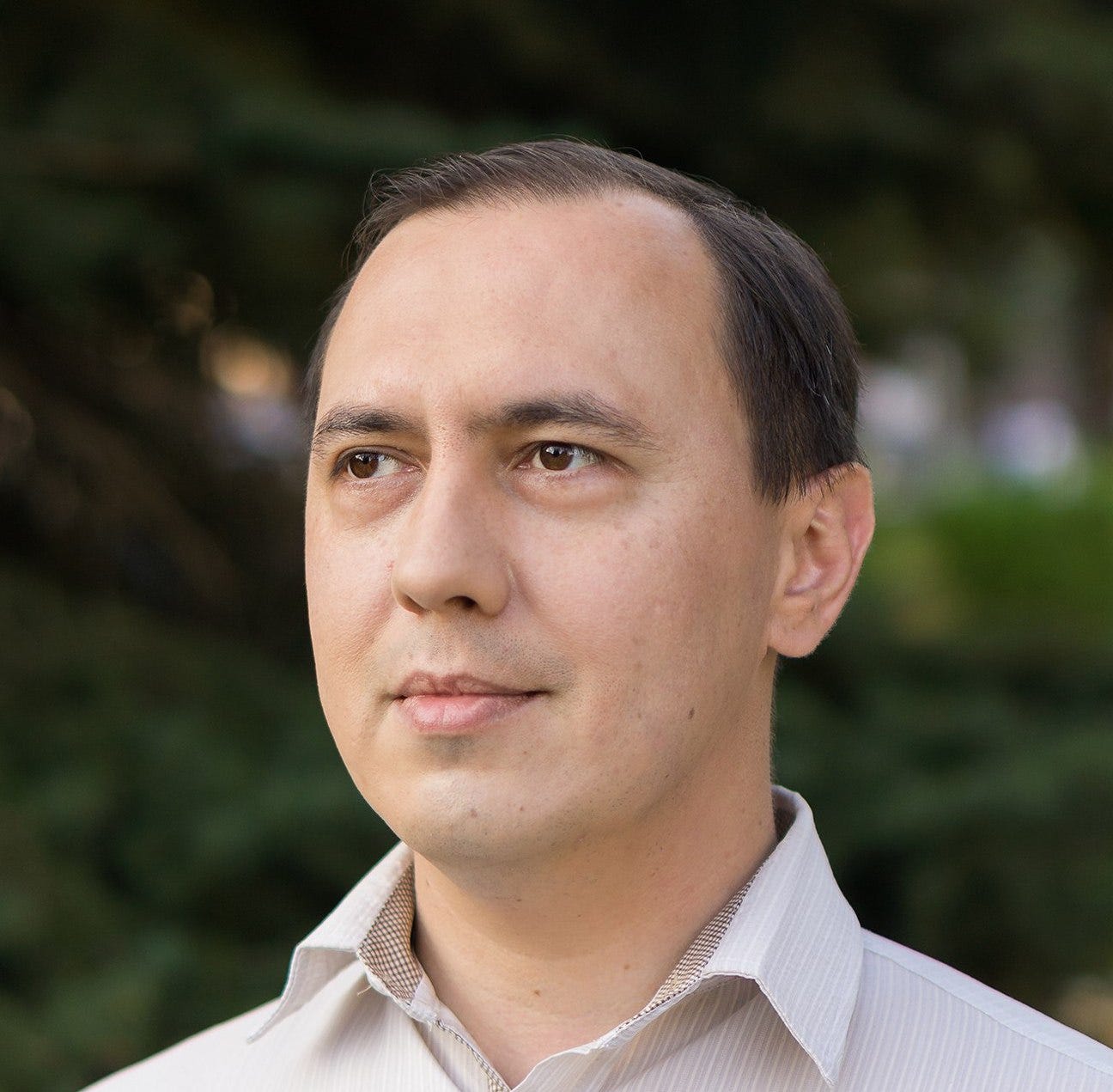 Roman Petrov – Medium