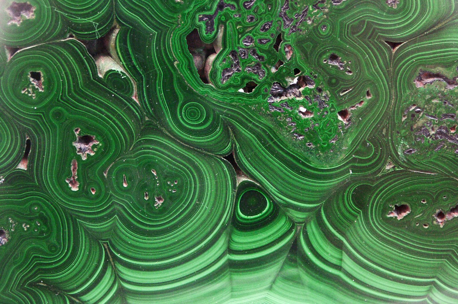 Thomas Ayissi – Medium