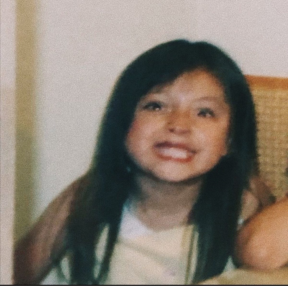 Lynn De La Rosa – Medium