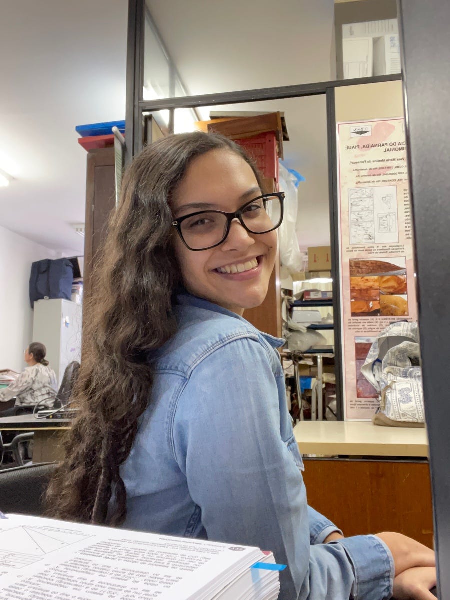 Isabela Rodrigues – Medium