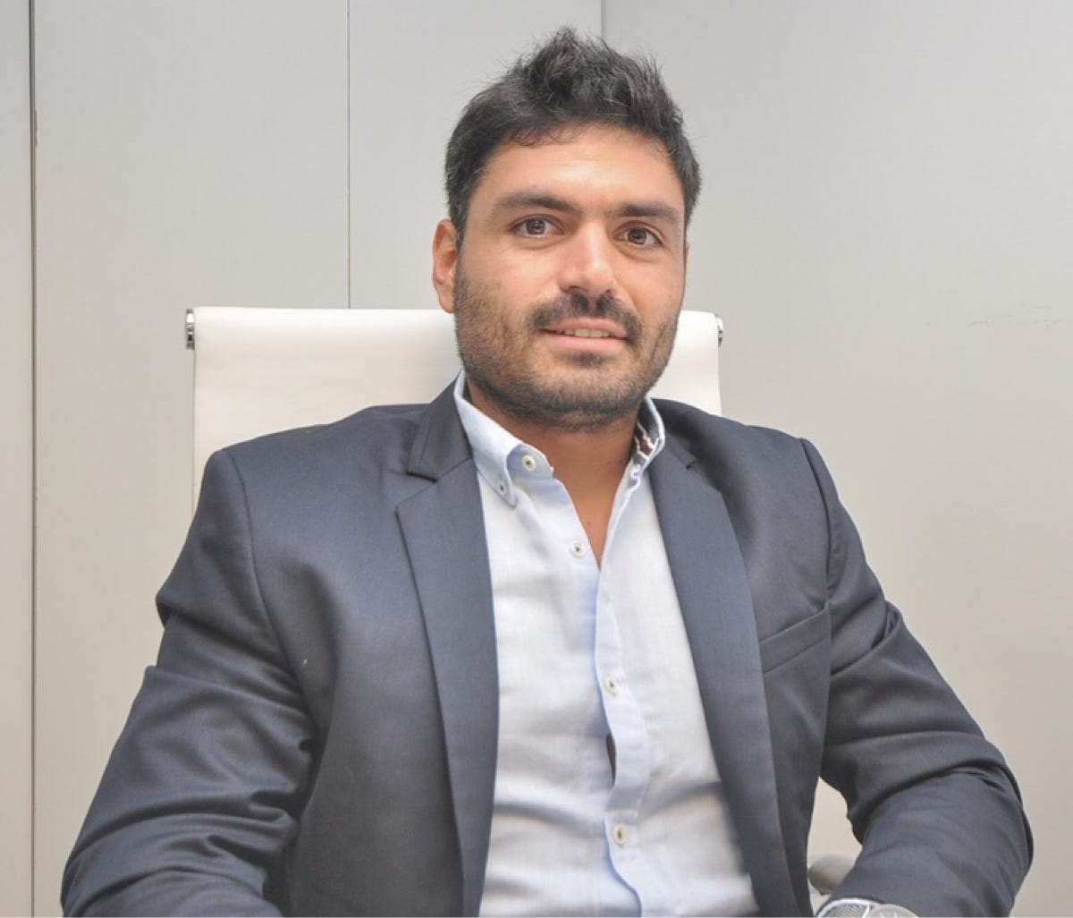 Alejandro Aybar – Medium