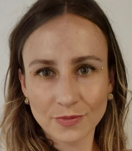Sarah Whitley – Medium