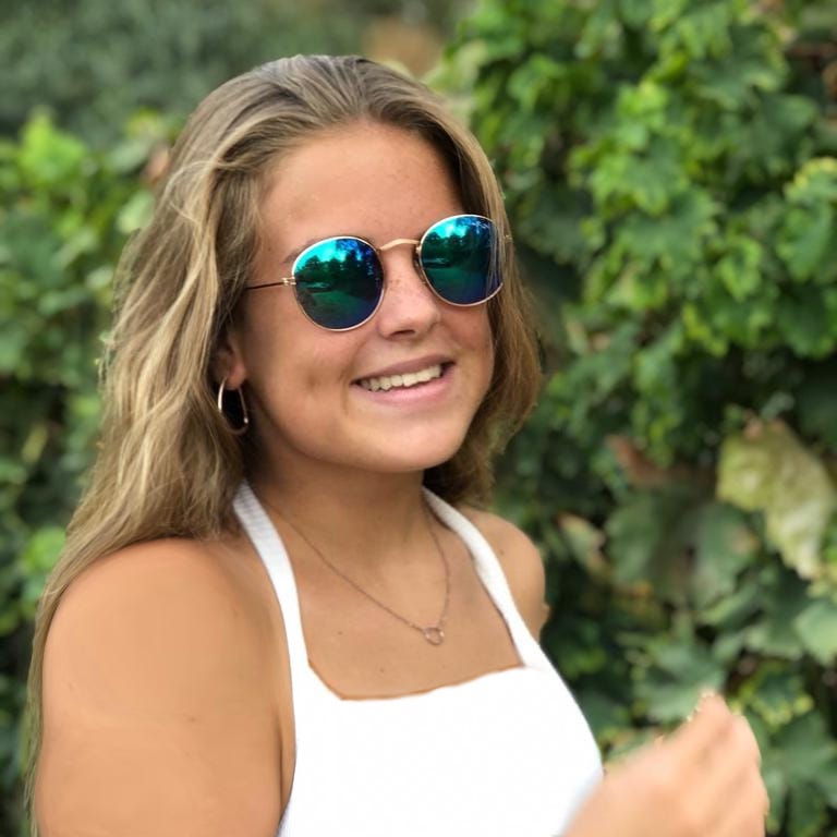 Jennifer Fernandez – Medium