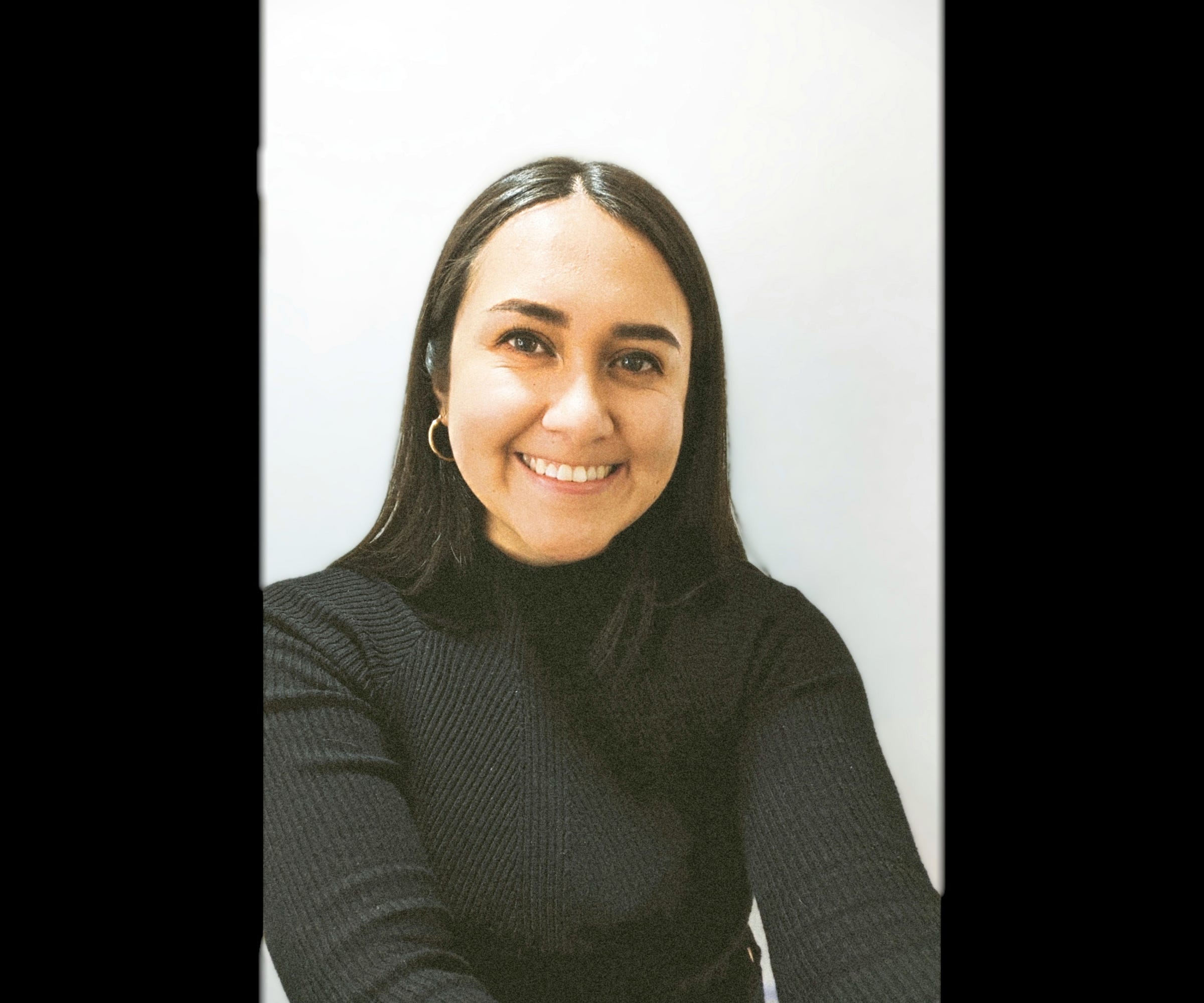 Elizabeth López – Medium