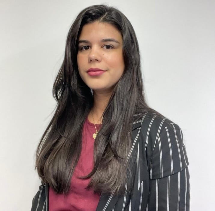 Jessica Bastos – Medium