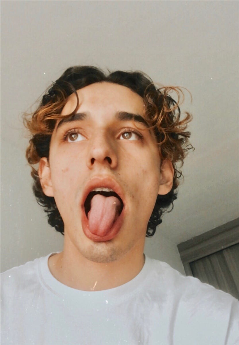 Leonardo Salazar Nav. – Medium