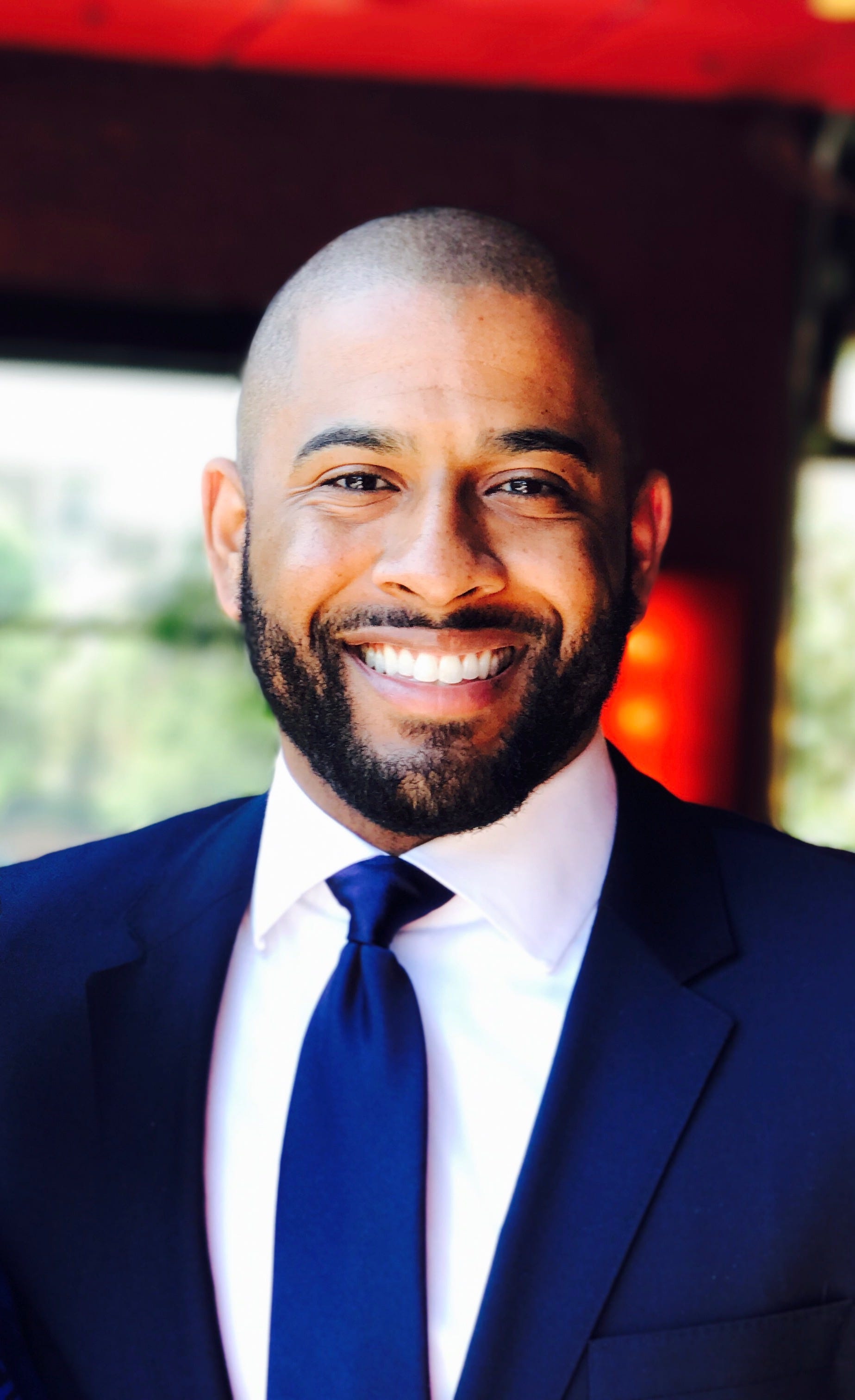 Hobert Bush III – Medium