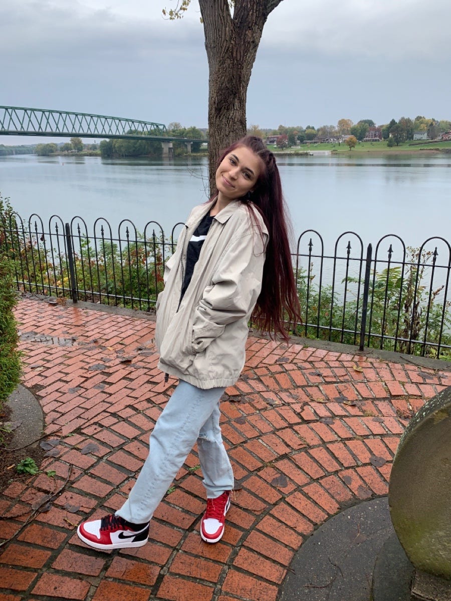 Summer Lyons – Medium