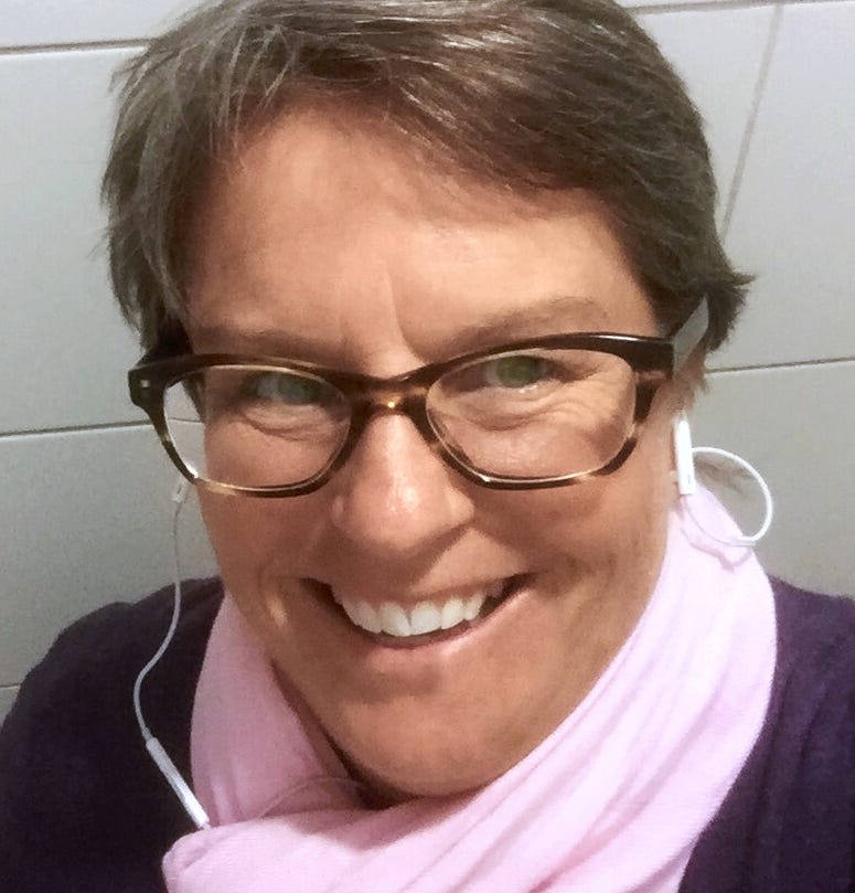 Maja Gray – Medium