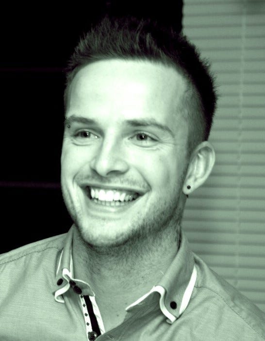 Tim Mak – Medium