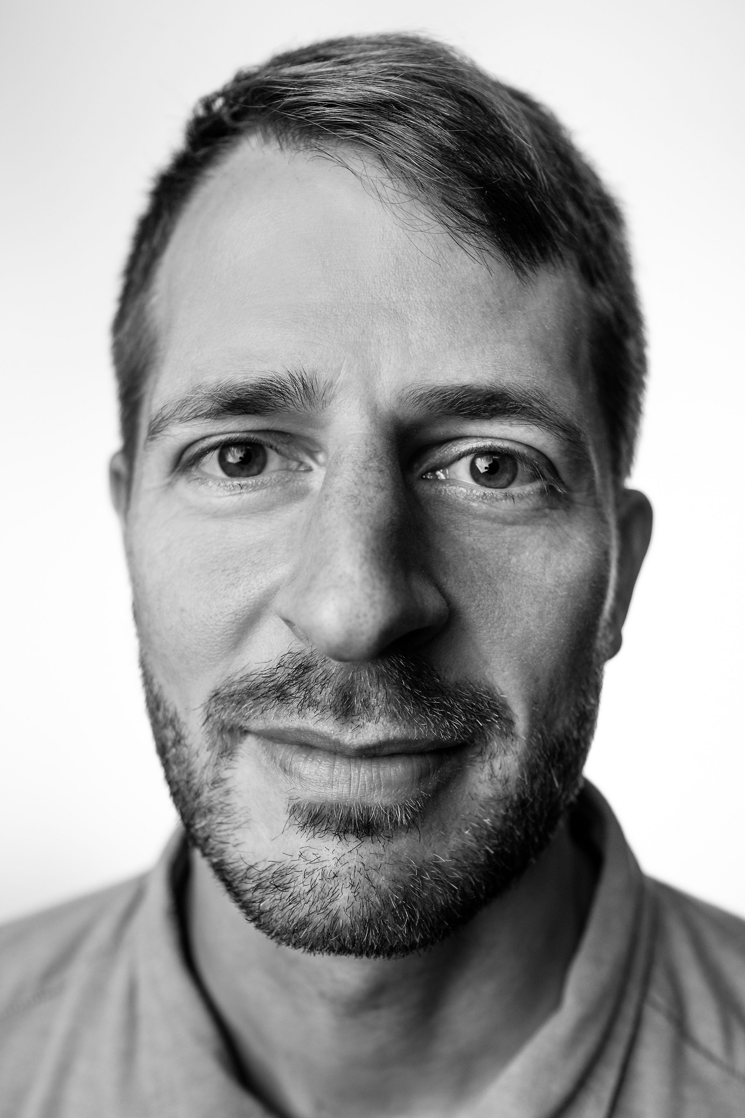 Kyle Ronald Freund – Medium