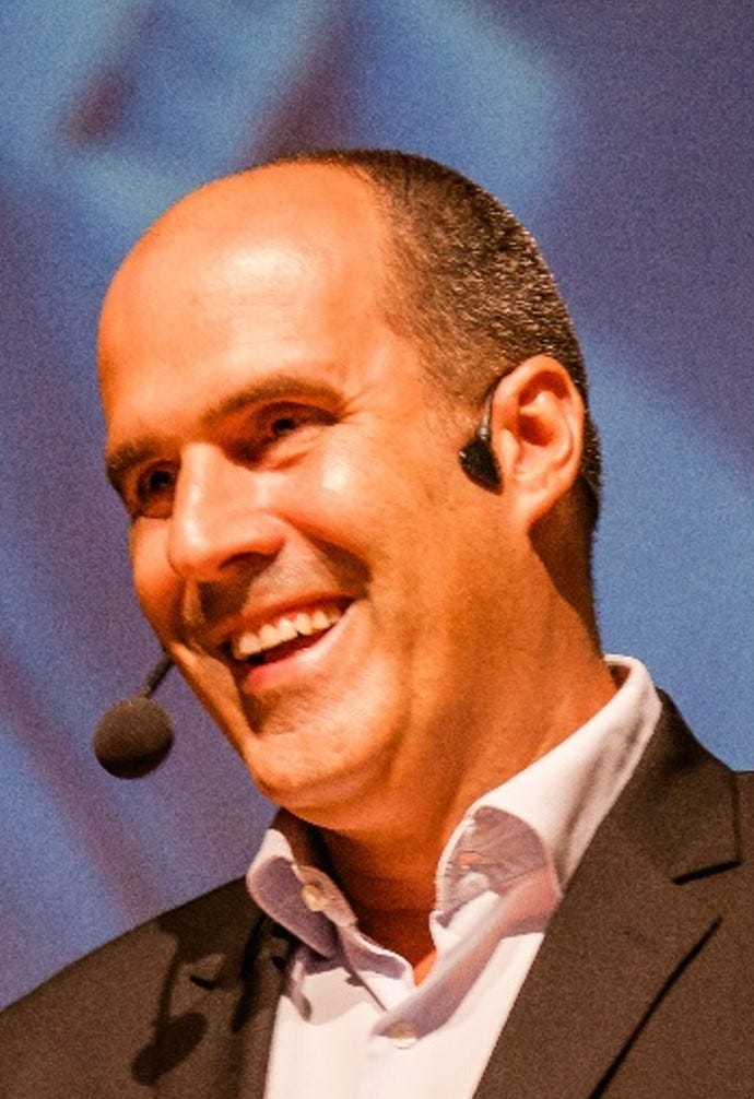 Daniel Castello – Medium