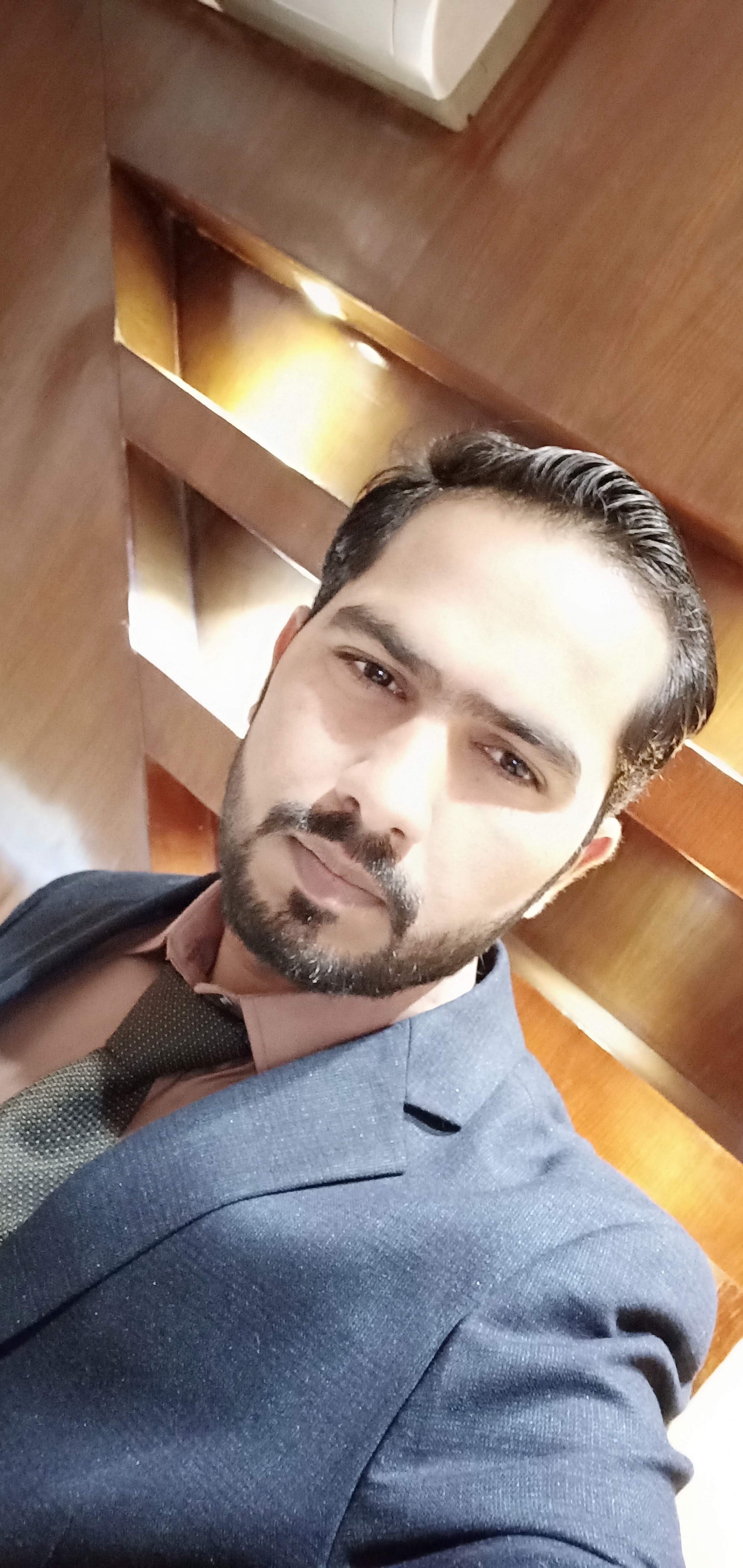 Aftab Raza – Medium