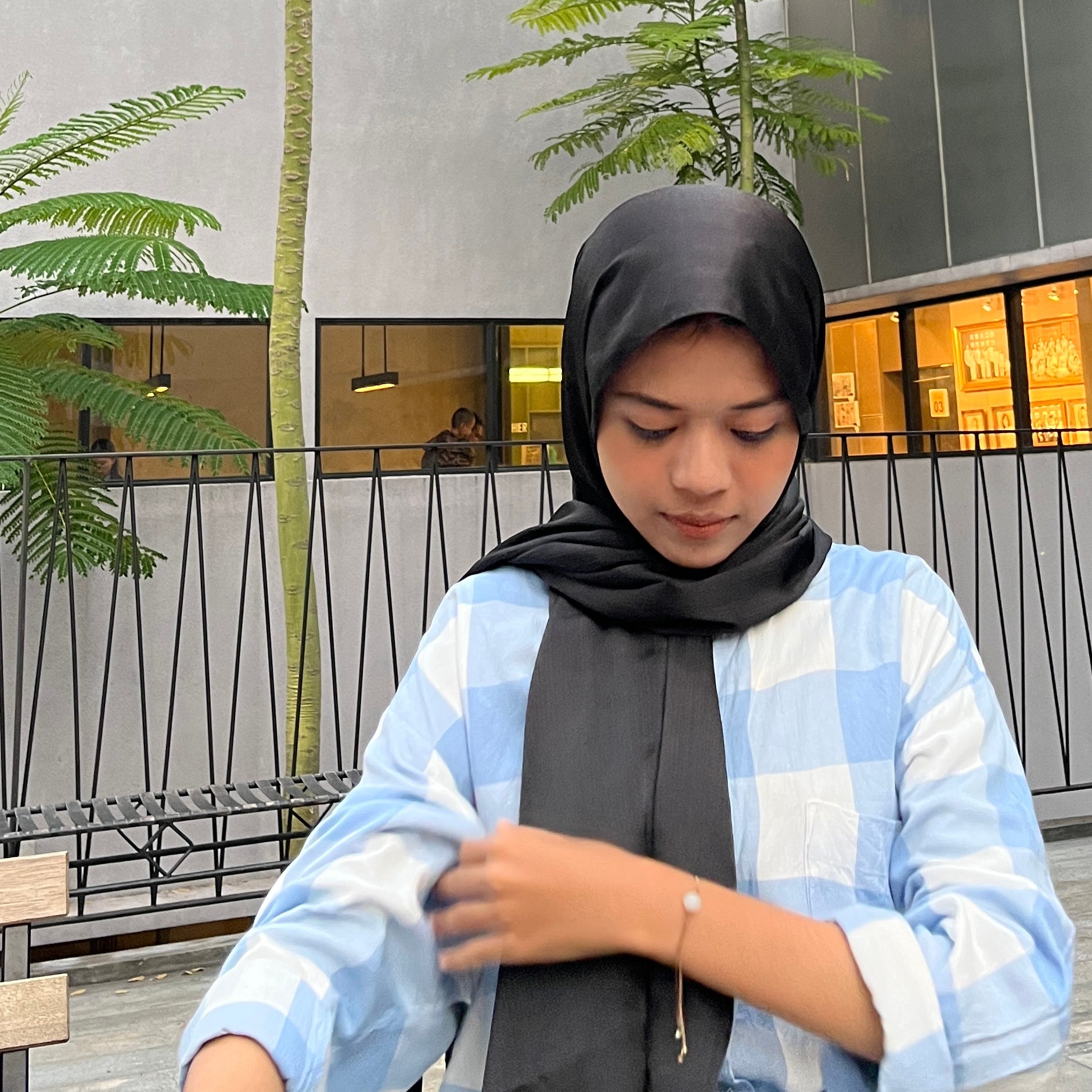 Nur Annisa AR – Medium