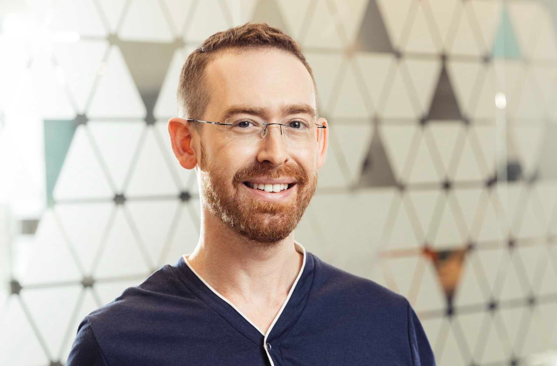 Gil Ben-Ami – Medium