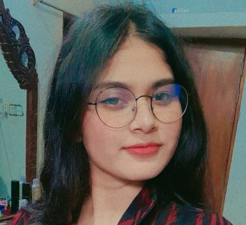 Momina Munni – Medium