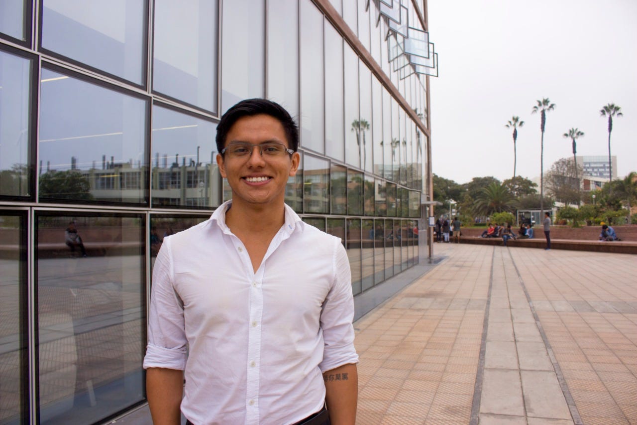 Alejandro Latorre Rojas – Medium