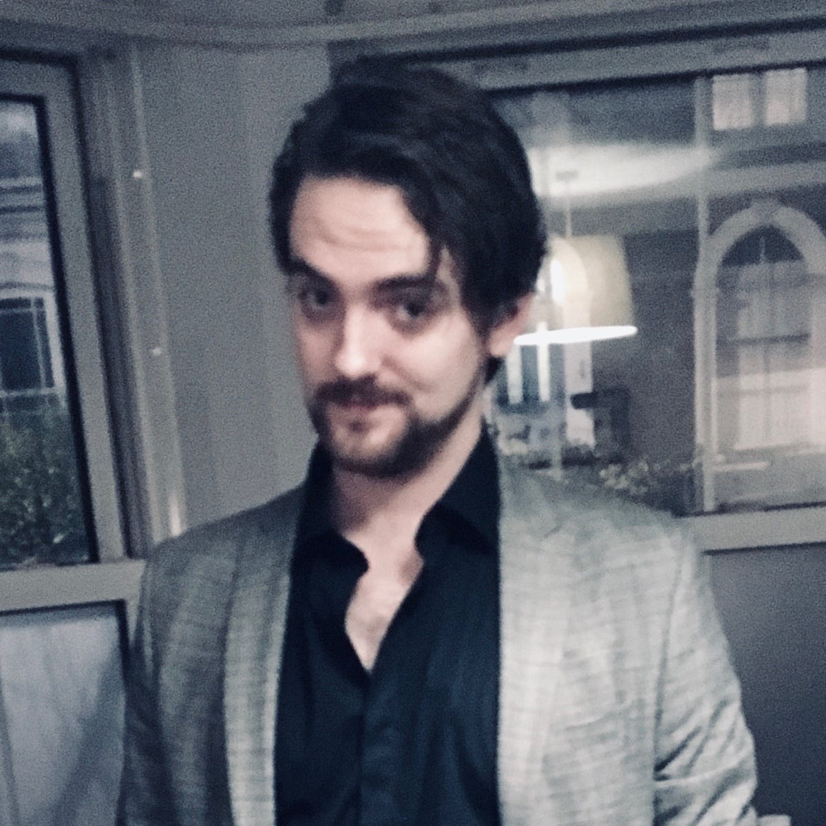 Sam Faulkner – Medium