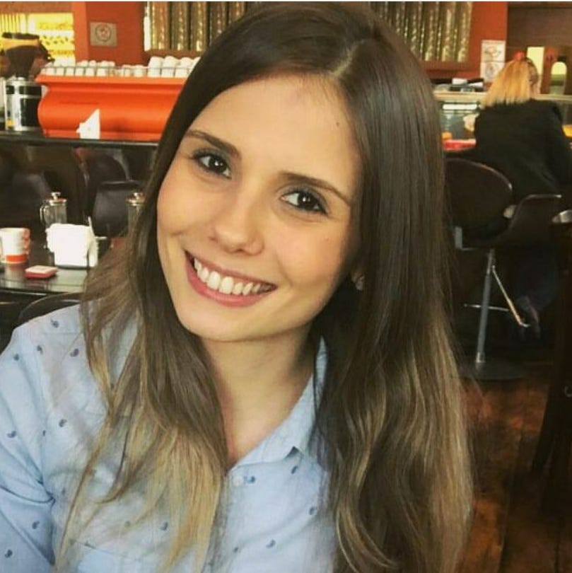 Paula Bernardes – Medium
