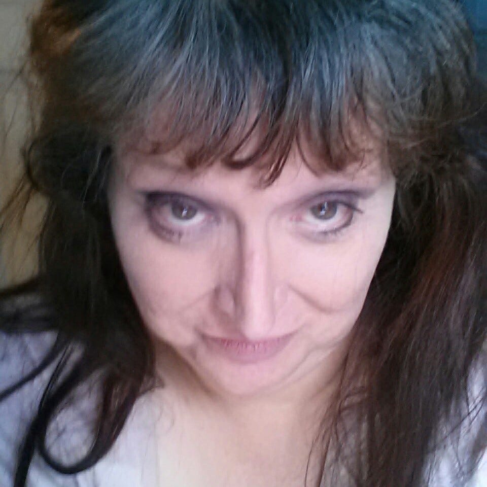 Dominique Leslie – Medium