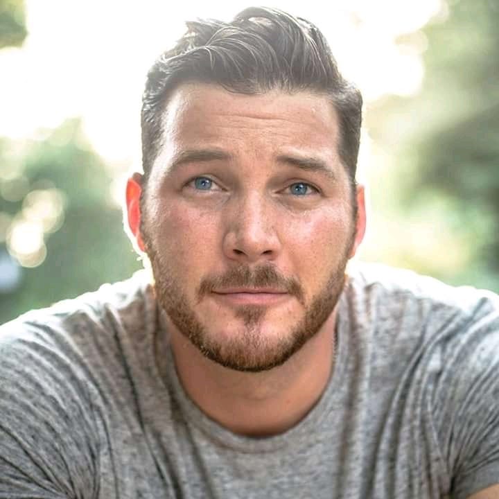 Alexander Robert – Medium