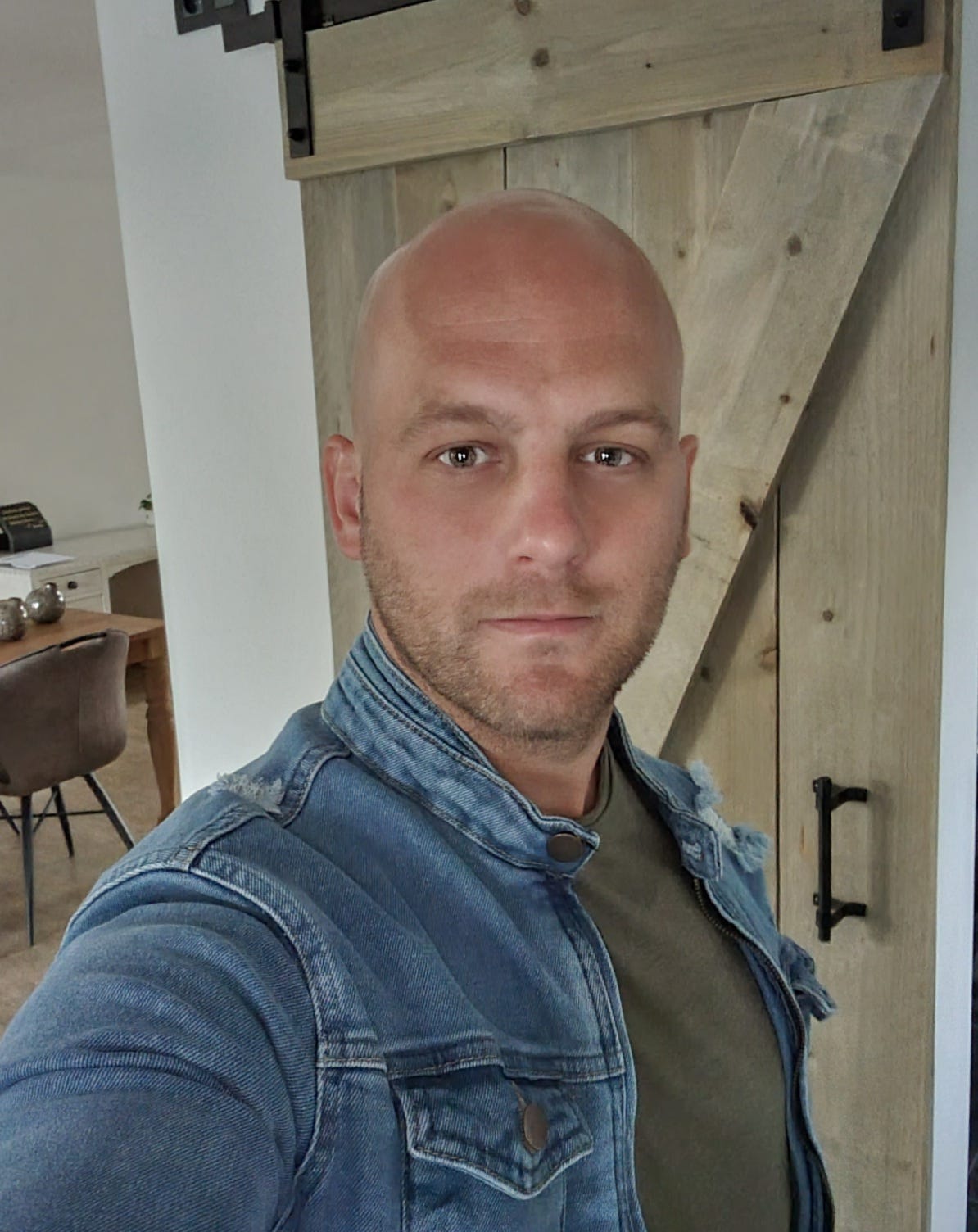 Mitchell Kurent – Medium