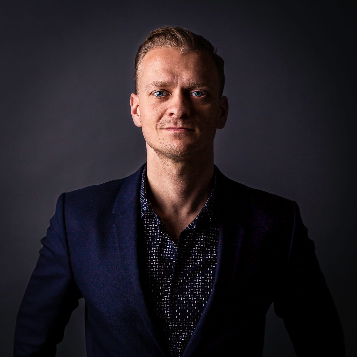 Leon van der Laan – Medium
