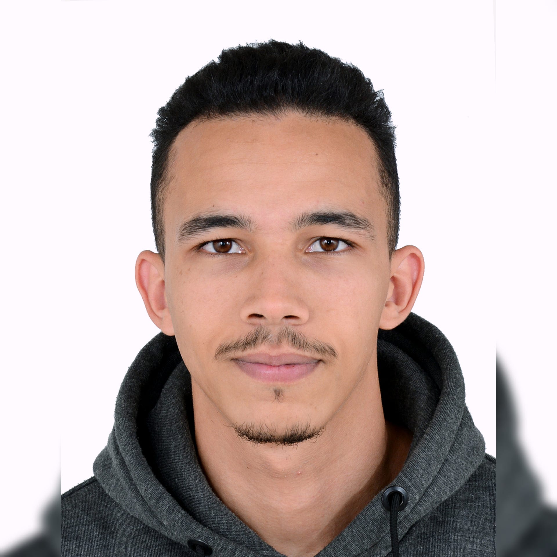 Soulaimane Elamini – Medium