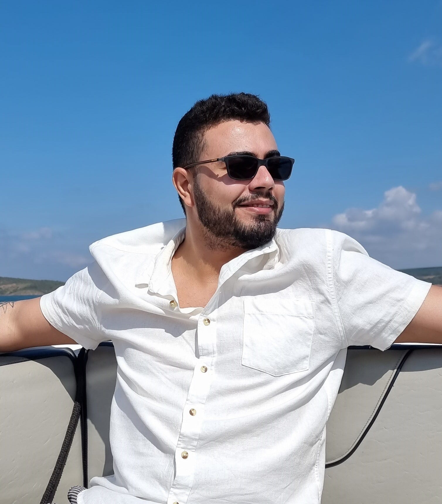 Christofer Ramos – Medium