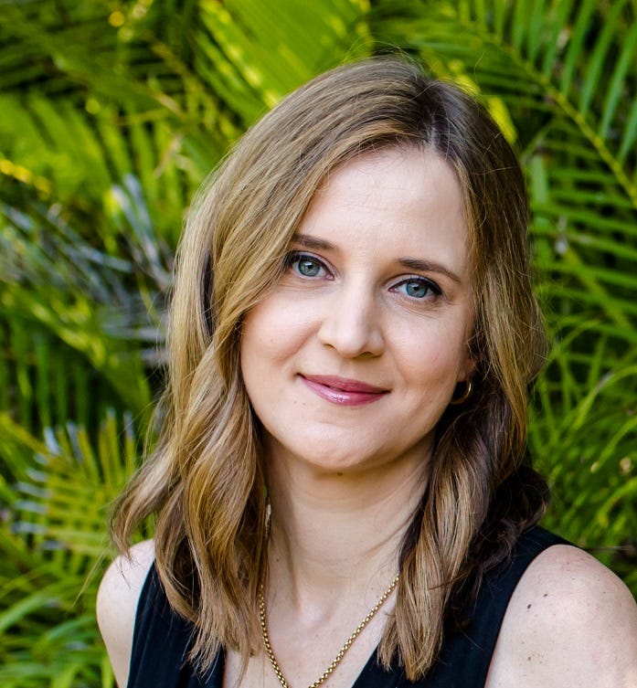 Elena Perron – Medium