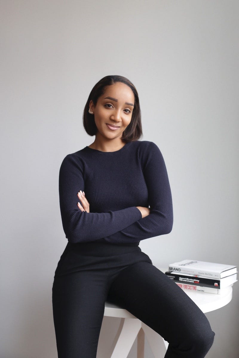 Kelly Ramsawak – Medium