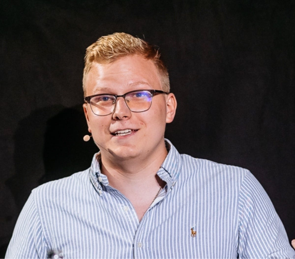 Victor Neumann – Medium