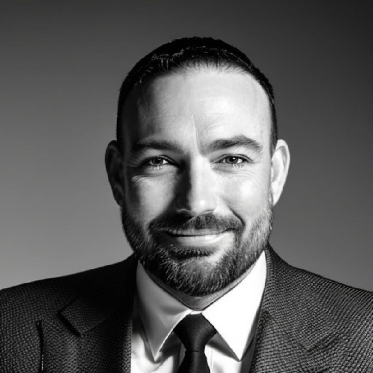 Schieloh Wolfe – Medium