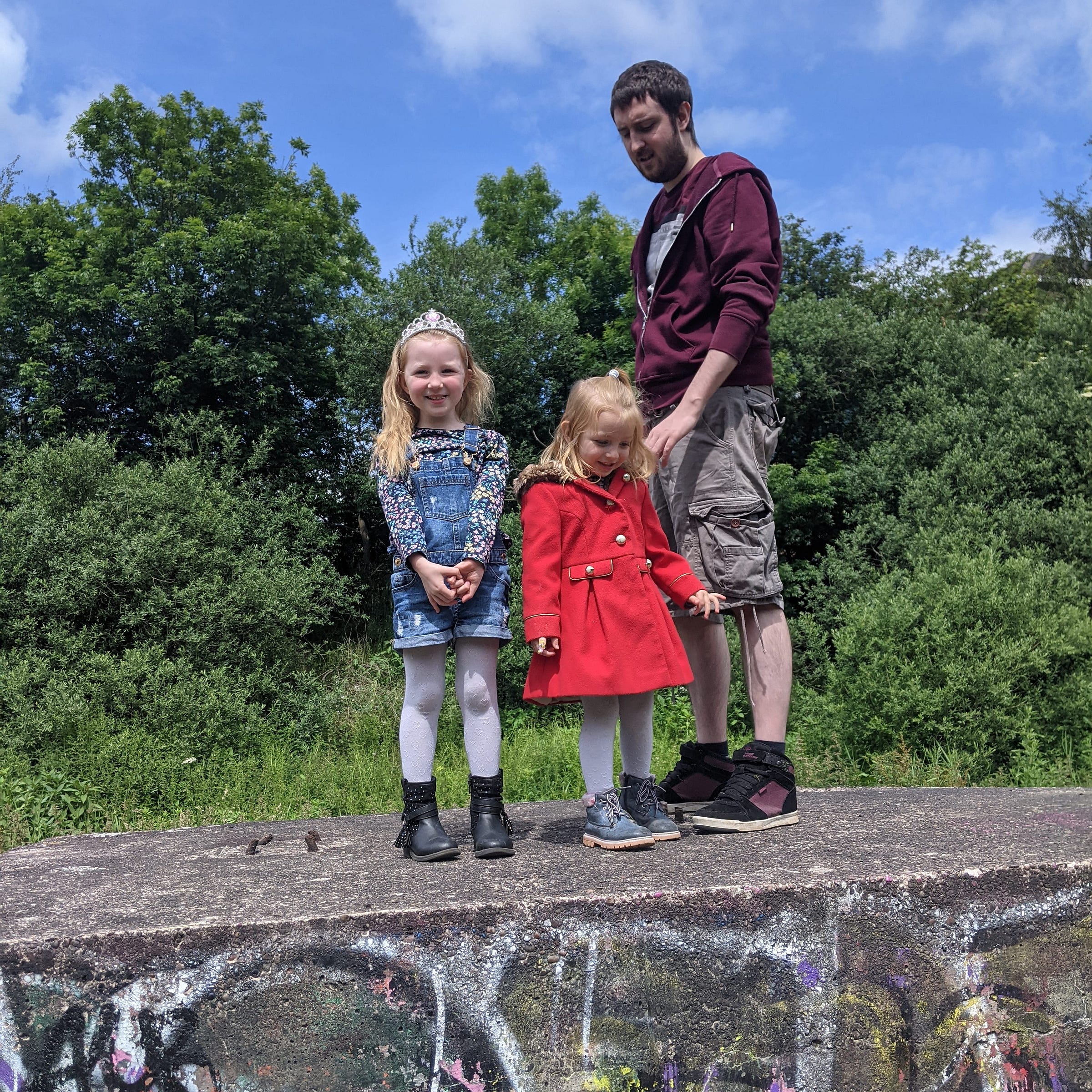 Dave Hough – Medium