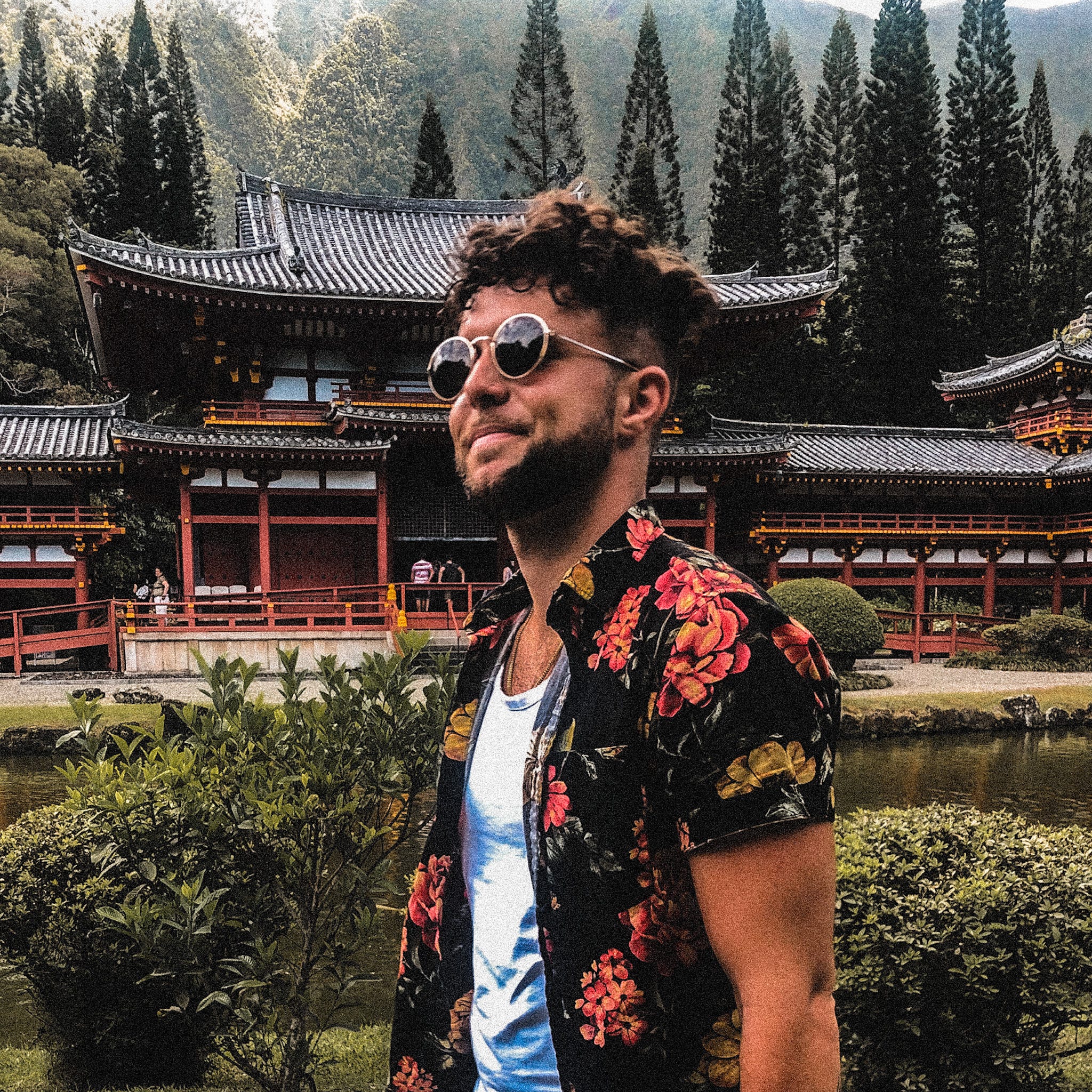 Skyler Hogan – Medium